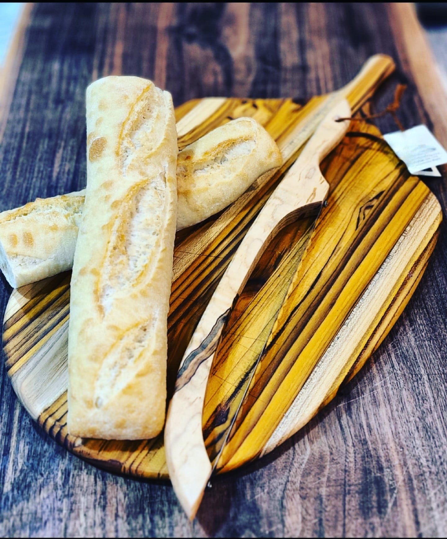 bow shaped bread knife